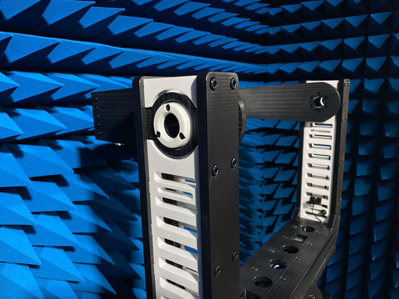 AC1224 (GEN2) antenna test chamber - mmWave Test Solutions